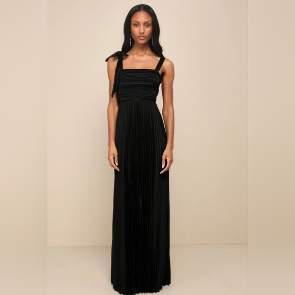 Lulus | Dresses | Gorgeous Purpose Black Satin Pleated Sleeveless Bow ...
